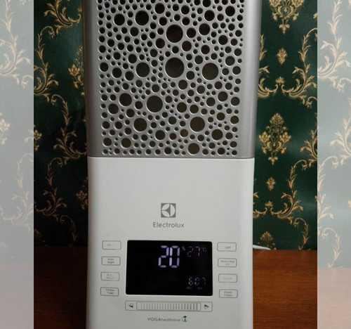 Увлажнитель воздуха Electrolux EHU-3715D. Современ