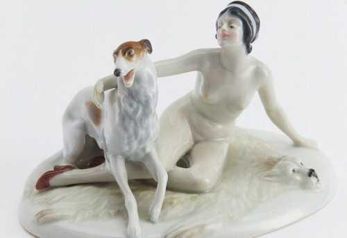 Статуэтка "Обнаженная девушка с собакой"