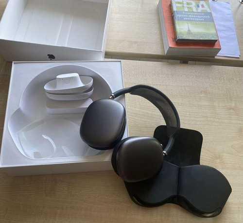 Apple airpods max space grey