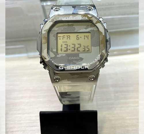 Мужские наручные часы Casio G-Shock GM-5600SCM-1E