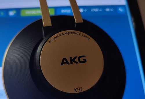 Студийные наушники AKG K92