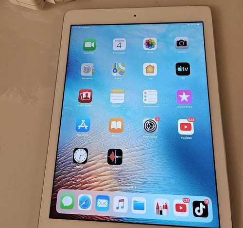 Планшет Apple iPad Air 16Gb Wi-Fi   Cellular
