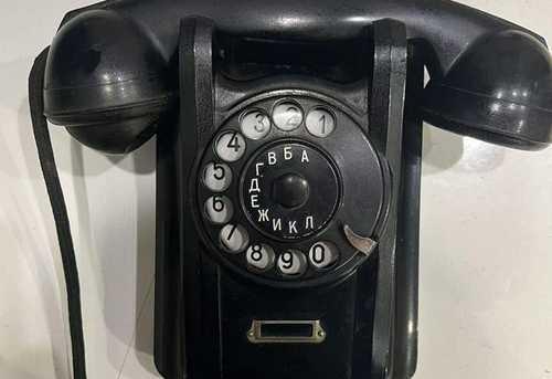 Старый телефон СССР в рабочем состоянии
