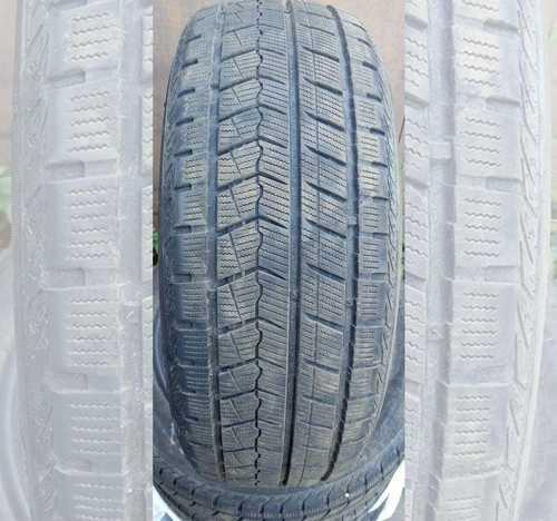 Roadmarch Snowrover 868 215/55 R17 98V