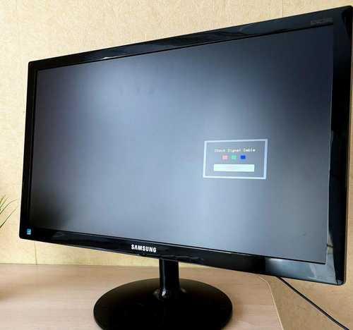 Монитор Samsung 24" FullHD