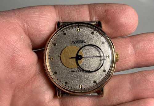 Абсолютно новые часы Ракета-Коперник день NOS