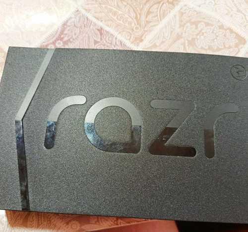 Motorola Moto Razr 2022, 8/256 ГБ