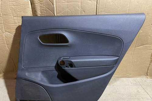 Обшивка двери задней VW Polo Новая 6RU867212