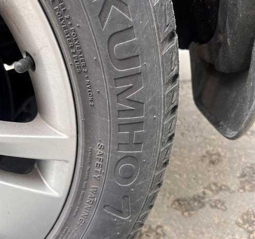 Kumho Crugen Premium KL33 235/55 R18 104V