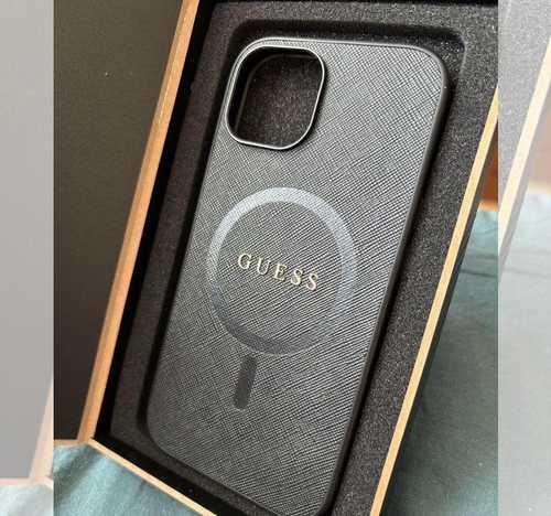 Чехол на iPhone 15 guess черный оригинал