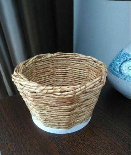 Корзинка- ваза плетеная из бумажной лозы