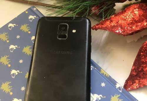 Samsung Galaxy A6, 4/64 ГБ