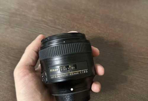 Объектив Nikon 85 mm 1.8 G