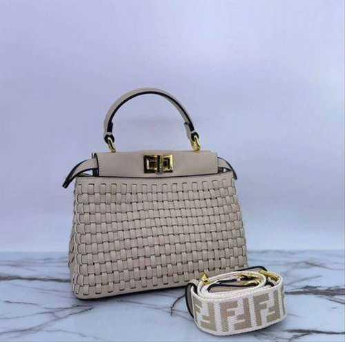 Новая женская сумка Fendi Peekaboo бежевая