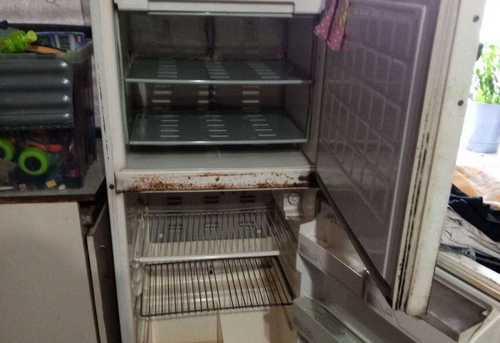 Холодильник бу рабочий на дачу старый