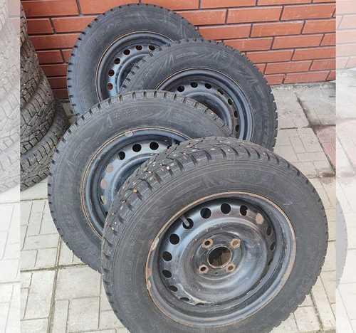 Зимние колеса 195/65R15