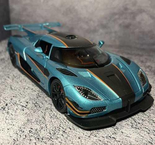 Коллекционная машинка Koenigsegg One1 1:24