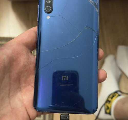 Xiaomi Mi 9, 8/128 ГБ