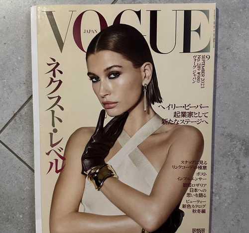 Журнал Vogue Japan с Хейли Бибер