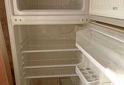 Холодильник - морозильник Stinol 242 Q