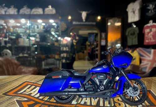 Модель мото 1:18 Harley Davidson Road Glide синий