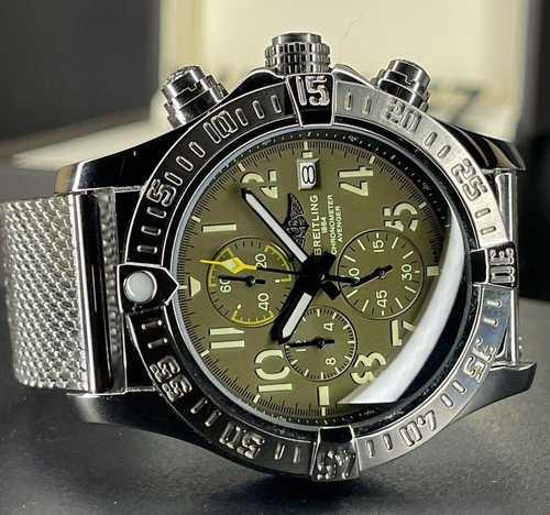 Мужские наручные часы Breitling Avenger II