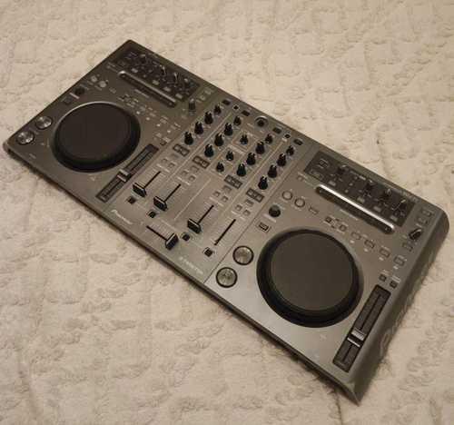 DJ контроллер Pioneer DDJ-T1