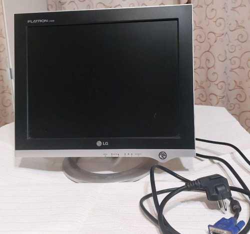 Монитор ЖК LG Flatron L1520B