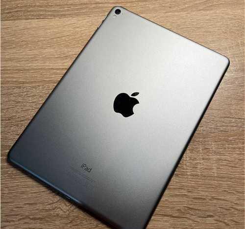 Apple iPad Pro 9.7 32Гб