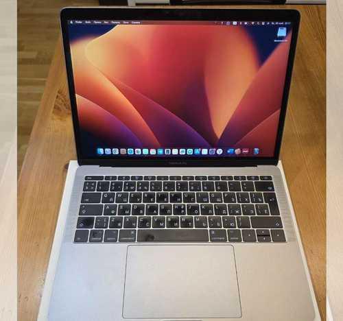 MacBook Pro 13 (2017), 128 ГБ, Core i5, 2.3 ГГц, RAM 8 ГБ, Intel Iris Plus Graphics 640