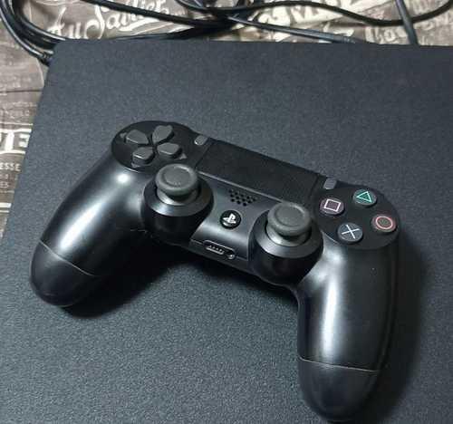 Игровая приставка ps4