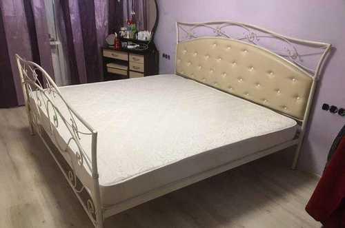 Кровать кровать