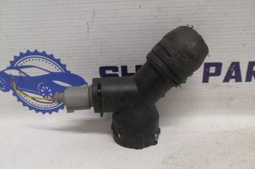Фланец системы охлаждения Volkswagen Golf 5 BLF