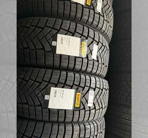 Pirelli Ice Zero FR 235/50 R19 103H