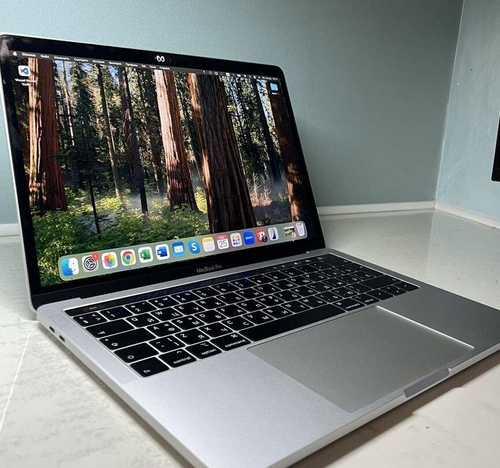 Apple macbook pro 2019 i5/8/128