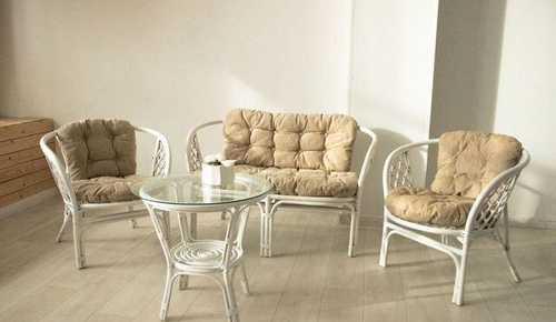 Комплект мебели из ротанга с диваном