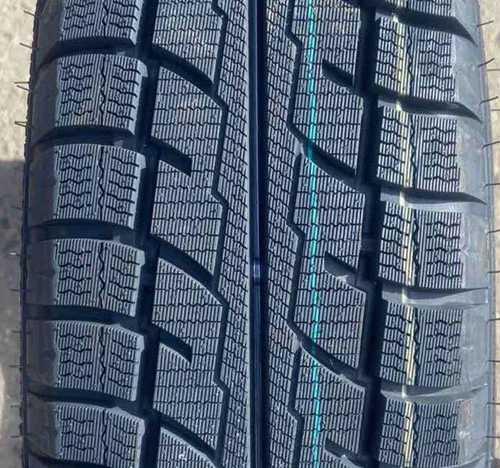 Fortune FSR-902 215/65 R15C 104T