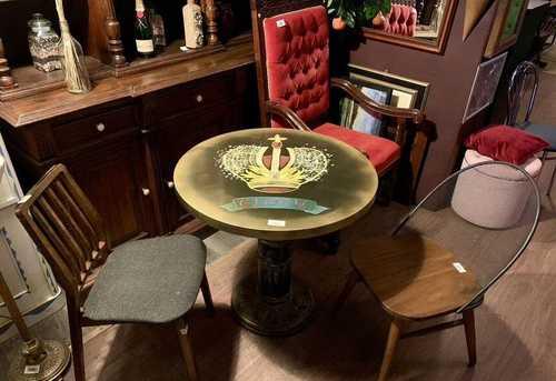 Дизайнерский столик и стулья