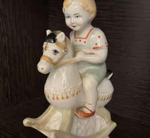 Статуэтка мальчик на лошадке Полонне всадник