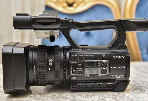 Видеокамера Sony NX100