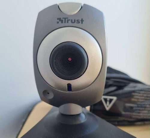 Веб-камера и гарнитура Trust