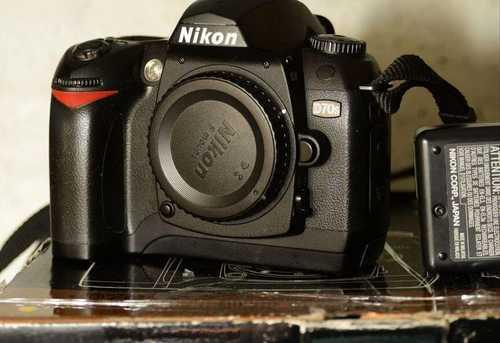 Зеркальный фотоаппарат Nikon d70S
