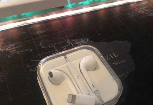 Проводная гарнитура Apple EarPods Lightning