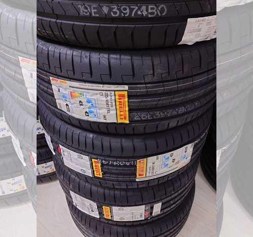 Pirelli P Zero PZ4 225/45 R17 94Y