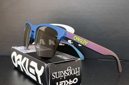Солнцезащитные очки Oakley Frogskins Lite Odyssey