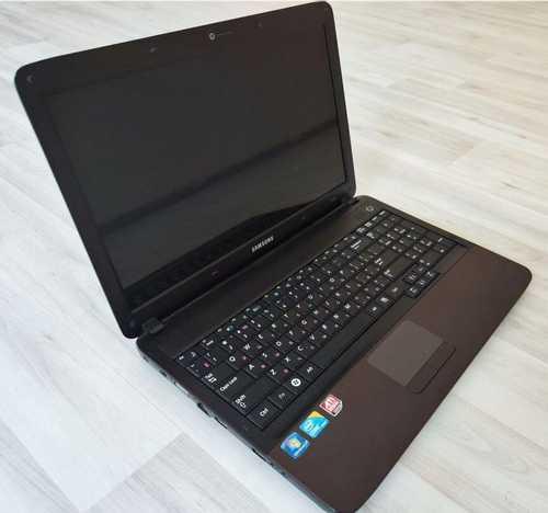 Ноутбук Samsung NP-R540