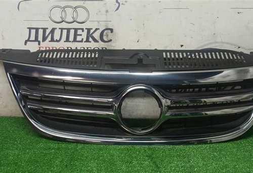 Решетка радиатора VW Tiguan 2007-2011