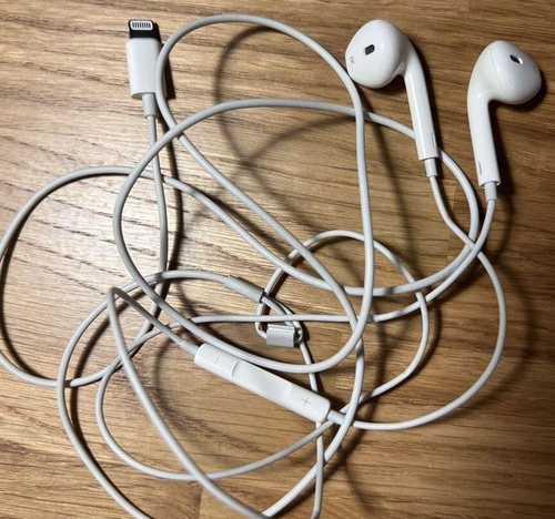 Наушники Apple EarPods проводные