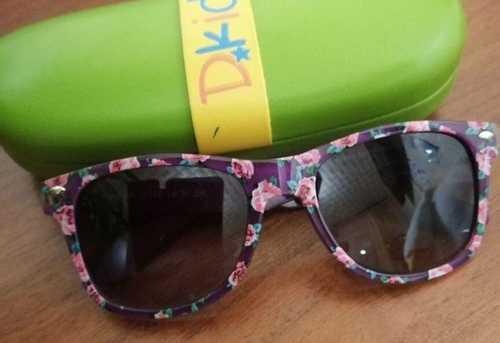 Солнцезащитные очки +футляр