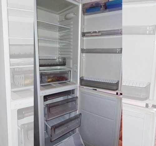 Холодильник Ariston Hotpoint rmba 12001